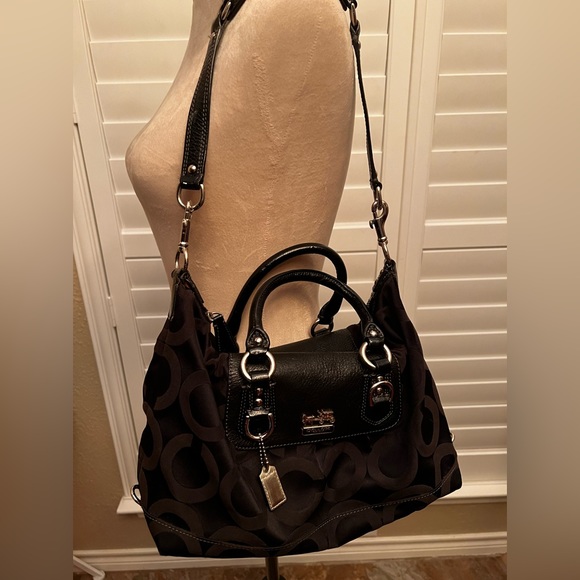 Coach | Bags | Coach Sabrina Madison Black Purse With Lavender Lining ...